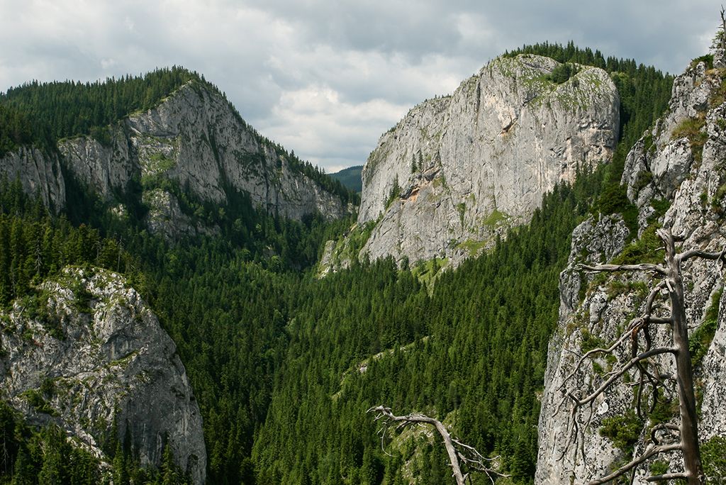 The Red Lake and the Bicaz Gorge - Wonders of Transylvania