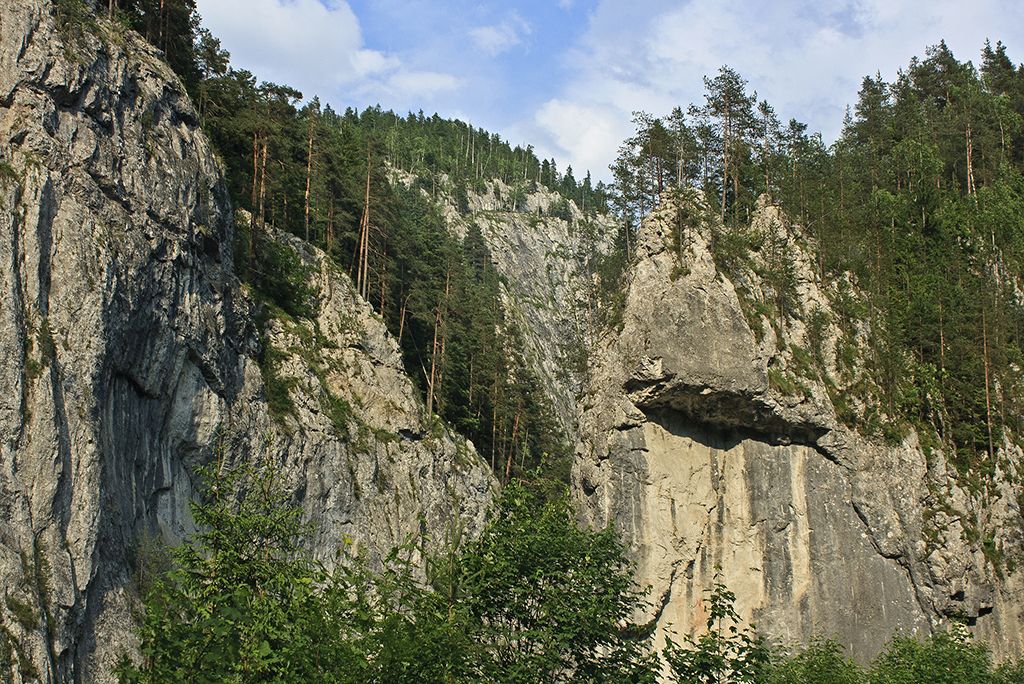 The Red Lake and the Bicaz Gorge - Wonders of Transylvania